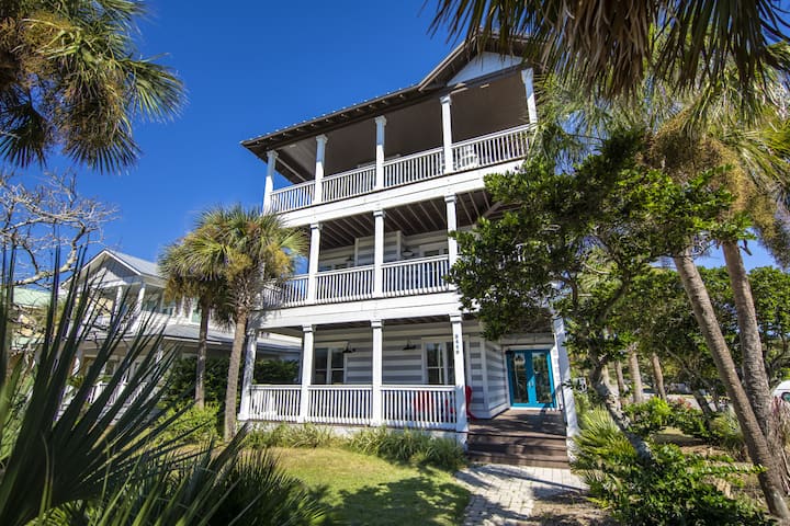 Sandy Heels | Walk To Beach | Poolside Luxury - Destin, FL