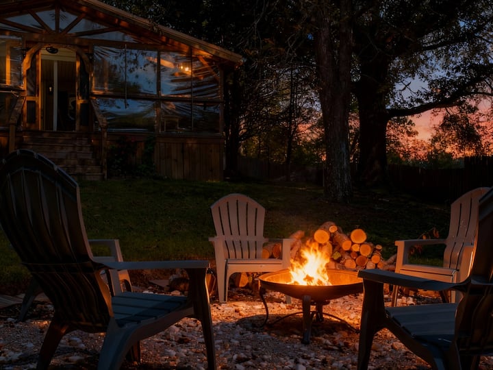 Blue Mist Cottage – Pet Friendly 2br W/ Hot Tub | - Walland, TN