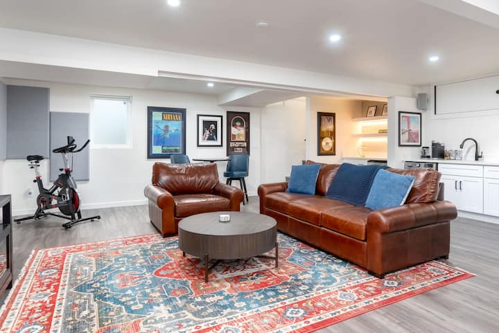 Work, Sleep, And Play In A Rock 'N Roll Paradise - Los Gatos, CA