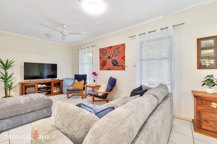 Spacious 4br Family Home On Big Block | Sleeps 10 - Darwin