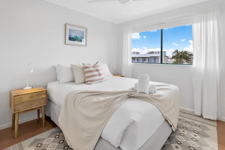 Sea Shapes Coastal Escape 3 Bed Apartment - Maroochydore