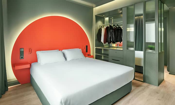 Classic Double Room I Chic&basic Dot - Chueca