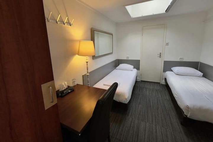 Room At Hotel De Munck Next To The Canals - Amstelveen
