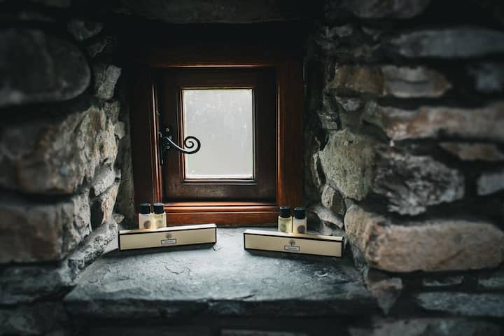 Twin-bed Glas Studio | Cosy Farm Retreat - South Wales