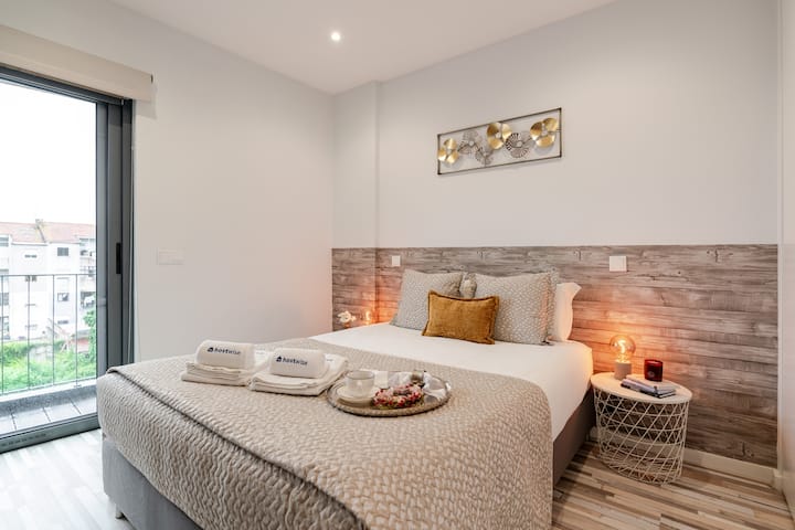 Modern & Stylish Retreat W/ Balcony By Hostwise - Vila Nova de Gaia