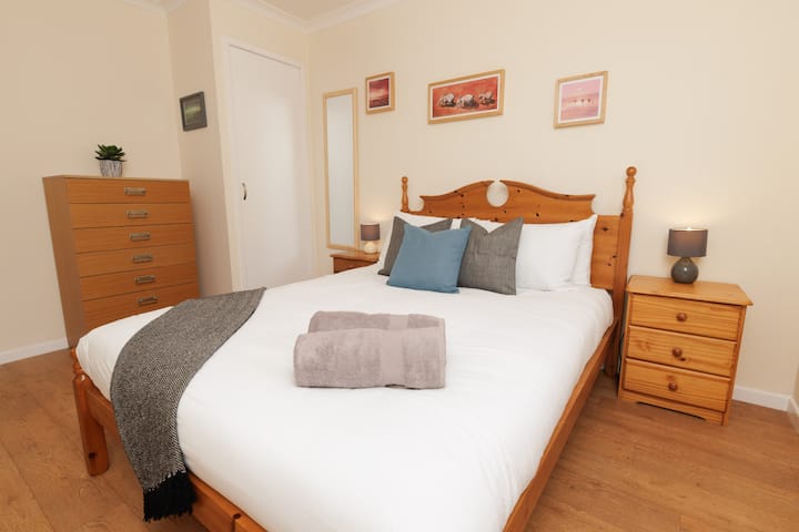 Family Getaway With North Isles Views And Gardens - Lerwick