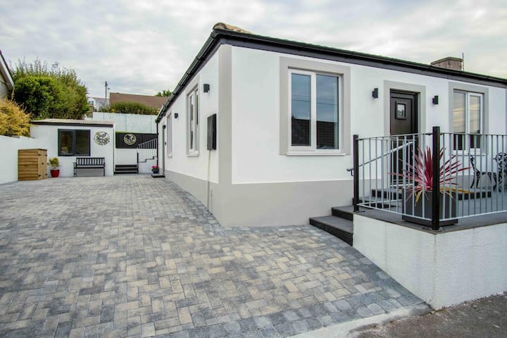 Wiston Street - 2 Bedroom Holiday Home - Pembroke - Pembroke Dock