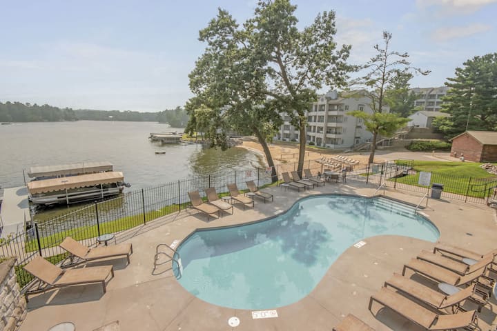 Family-friendly Lakefront Condo In Wi Dells - Wisconsin Dells, WI