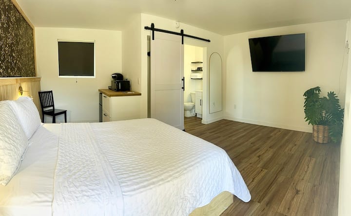 Simple & Charming Studio - Mistequa Casino Hotel