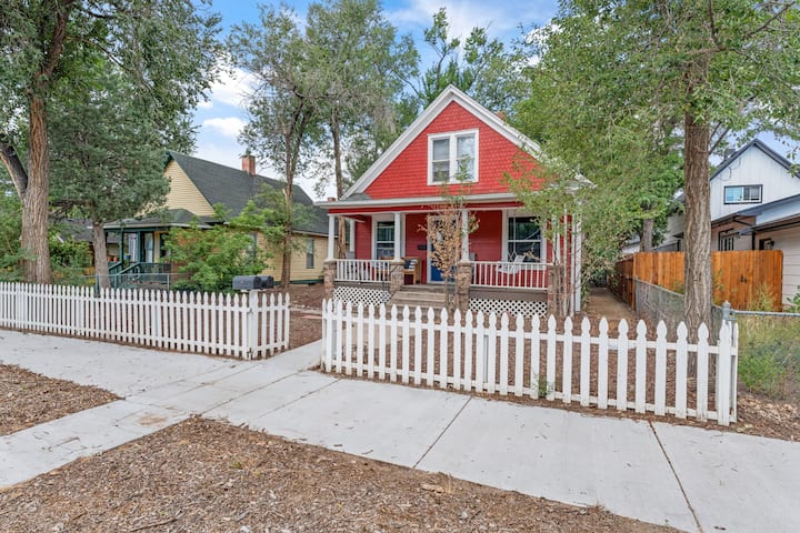 The Corona Lookout | Charming Pet Friendly Attic - United States