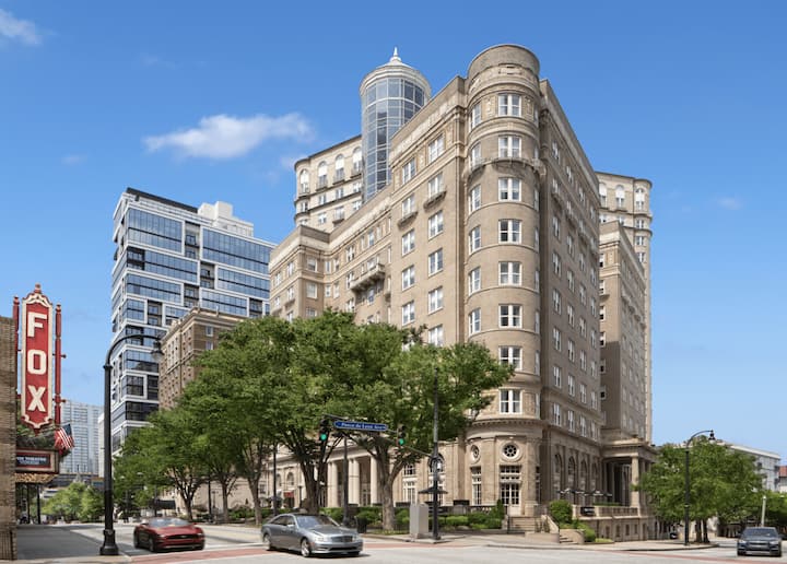 Fox Theatre Next Door | Rooftop Fitness + Dining - Atlanta, GA