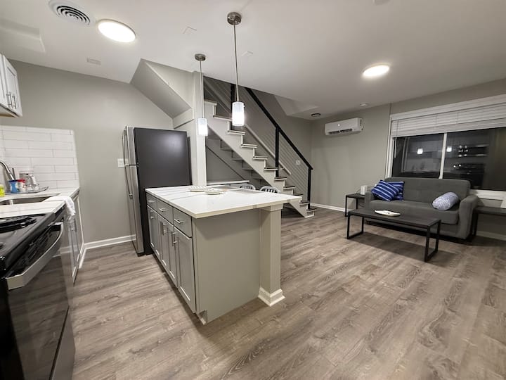 * New * 1br Retreat | Heart Of Campus W/ Parking - 앤아버