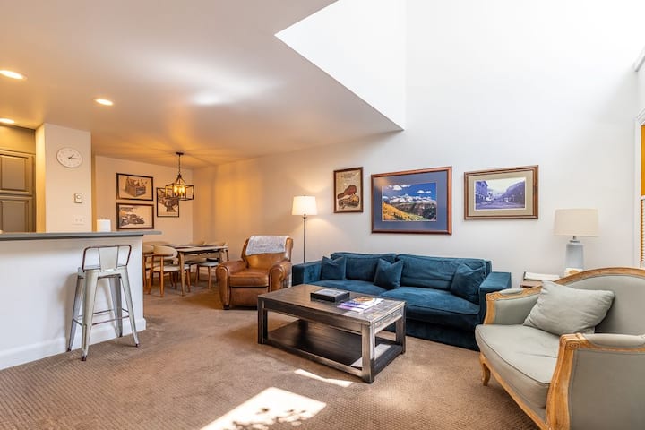 Ski-in/ski-out Telluride Condo | Lift 7 + River - Telluride, CO