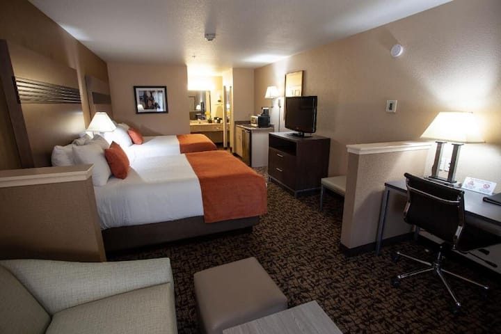 2 Fam-friendly Units | Pool | Parking | Breakfast - Napa, CA