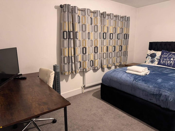 Modern Easedale House - 3 Bed House In Hornchurch - 롬퍼드