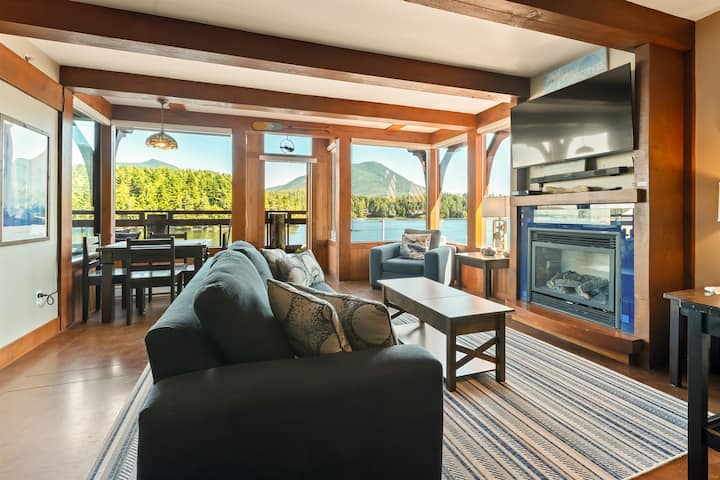 New-safe Harbour- Incredible Water Views, Downtown - Ucluelet