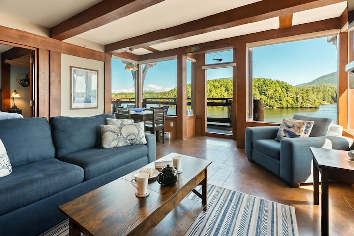 New-safe Harbour- Incredible Water Views, Downtown - Ucluelet