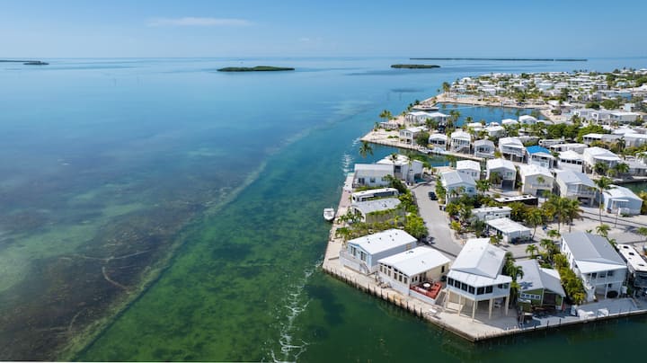 Waterfront 2br/2ba | Panoramic Views & Dock - Cudjoe Key, FL