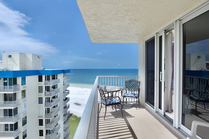 Beachfront | Estero Beach + Tennis Club Penthouse - Fort Myers Beach, FL