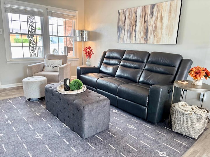 Desert Oasis - 3br/2ba - Serene Setting - 러벅