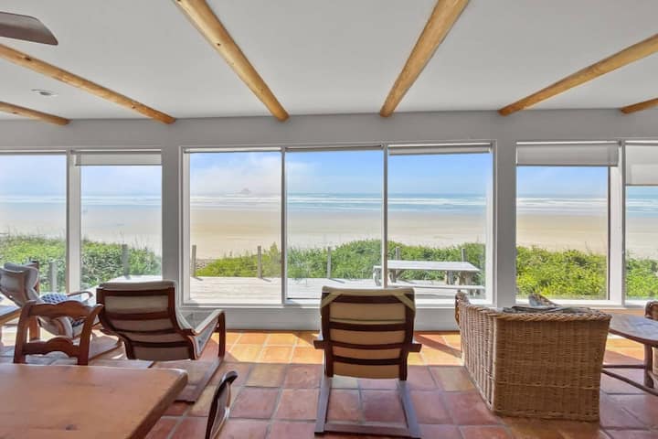 Coastal Escape With Stunning Views, Pet-friendly - Cannon Beach, OR