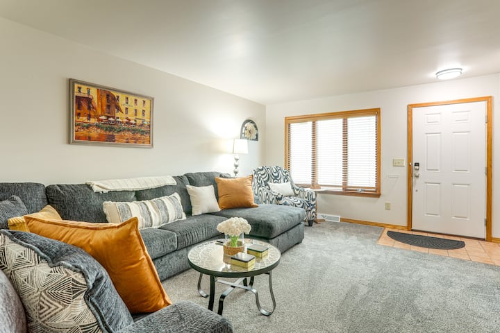 Convenient Townhome 1 Mi To Dtwn Clearfield - DuBois, PA