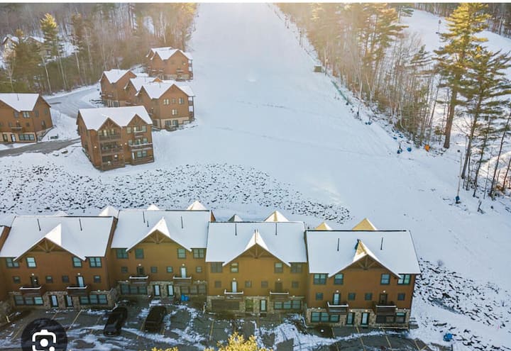 Ski-in/ski-out • Lakes & Lifts • Pleasant Mountain - Bridgton, ME