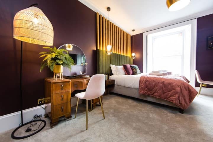 Darrowby Suite - Skeldale House - Askrigg