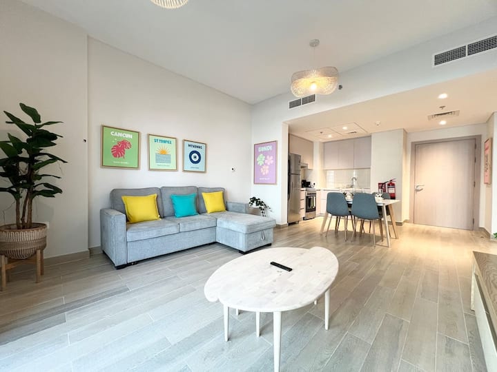 Chic & Cheerful 1br W/ Sofa Bed – Waters Edge - Abu Dhabi
