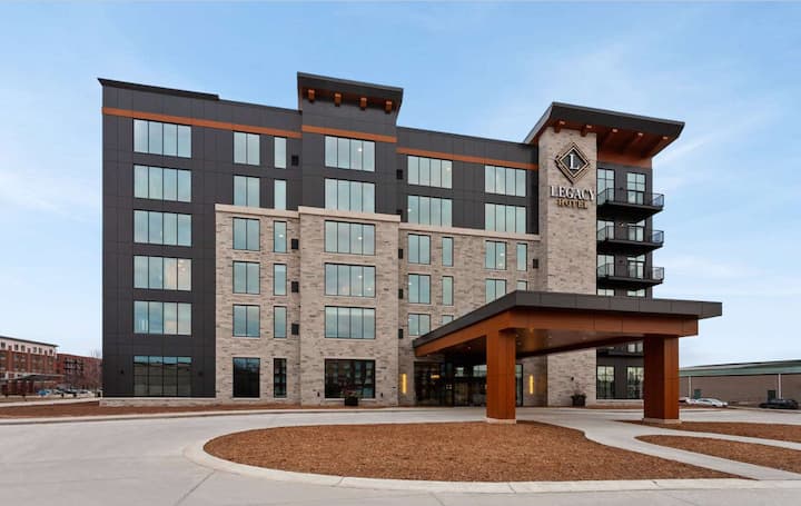 2 King Rooms | Legacy Hotel | Pets Are Welcome - Green Bay, WI