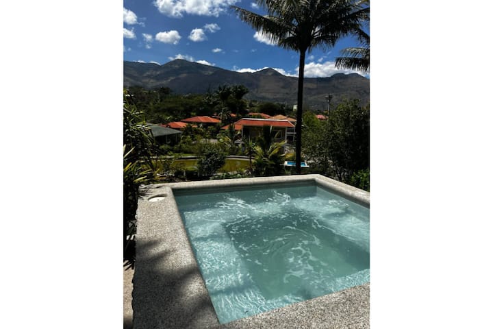 Retreat Villa W/ Pool, Jacuzzi & Pet-friendly Stay - Santa Isabel
