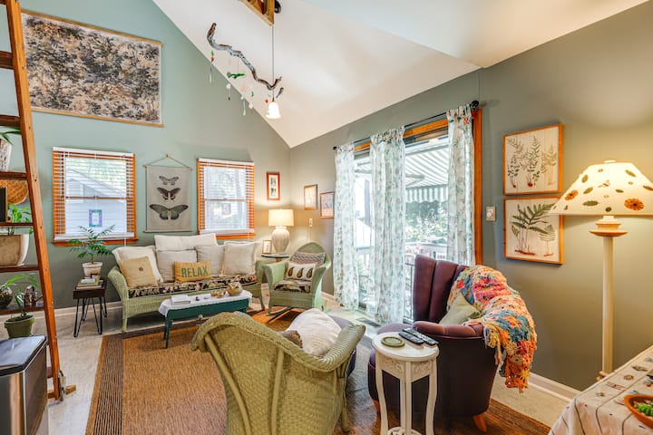 Unique & Artistic Retreat Near Rehoboth Beach! - Delaware