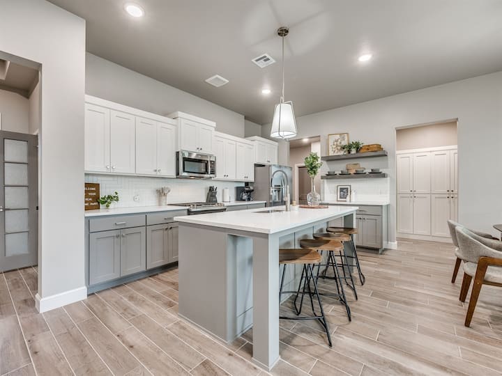 The Ladera Lane Retreat - Lake Thunderbird, OK