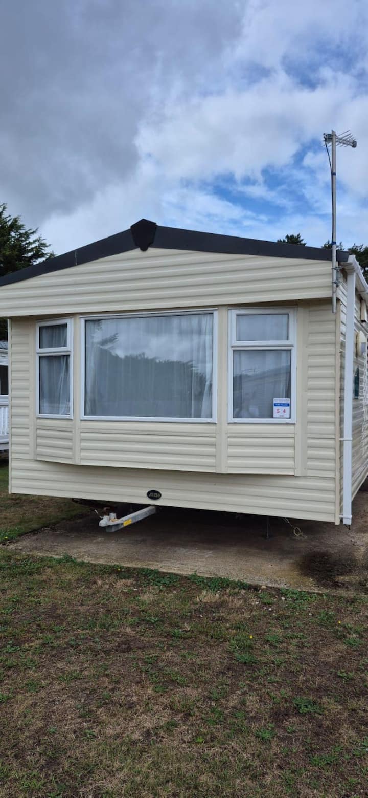 Superb 8 Berth Caravan In Norfolk Ref 10054b - Great Yarmouth