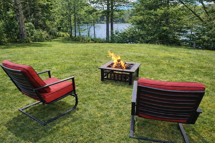 Lakefront Townhome Chestertown "Lakeside Escape" - Adirondack Mountains