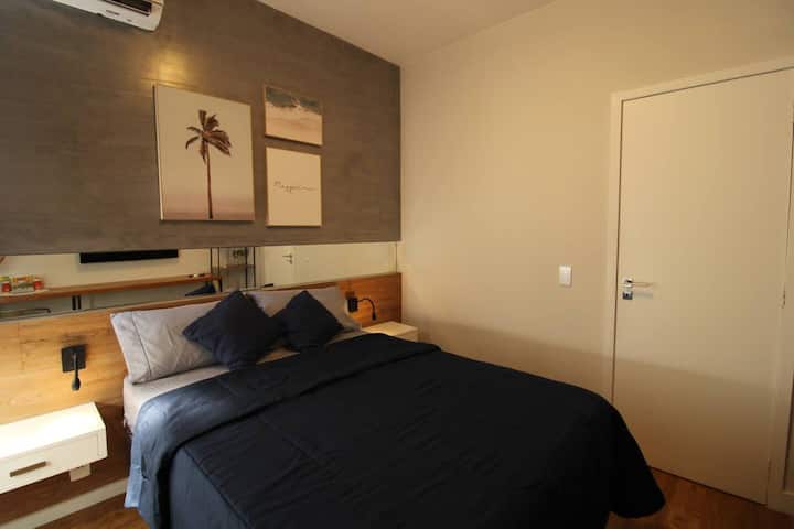 Ape Ben Jor: A Uma Quadra Da Praia - Rio de Janeiro