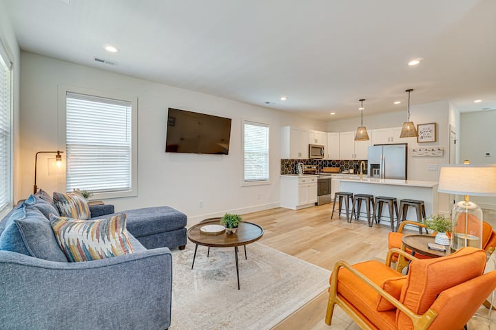 2 Mi To Ut: Modern Retreat W/ Covered Porch - Knoxville, TN