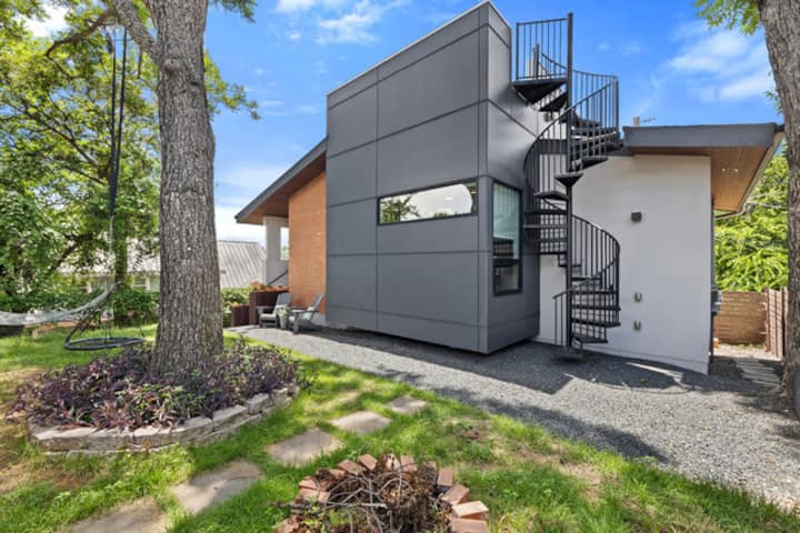 Travis Heights Art House - McKinney Falls State Park, Austin