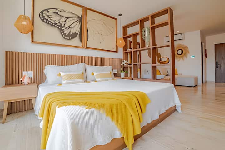 3 Blocks To Mamitas Chic Studio Ocean View Pool - Playa del Carmen