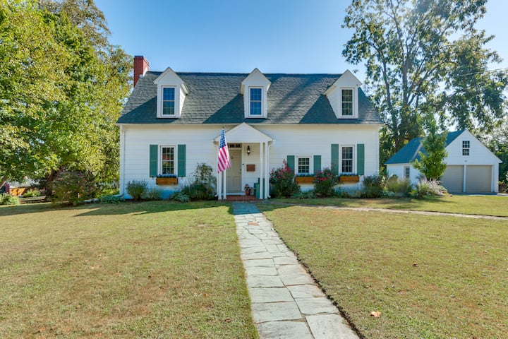 Walkable Location: Historic Home In Charles Town! - Harpers Ferry, WV