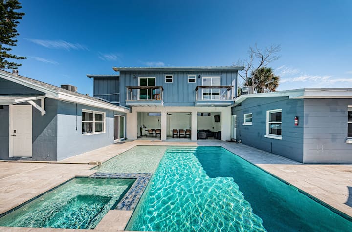 Ocean Breeze Retreat B - Indian Rocks Beach, FL