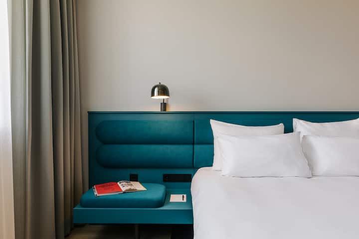 Extended-stay Concept Keeps People Connected - 