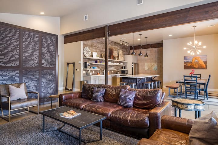 New Listing! Walk To Downtown Moab | Hot Tub - Moab, UT