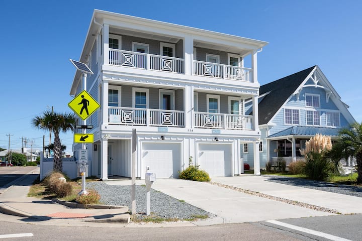 Great Property And Steps From The Beach - Kure Beach, NC