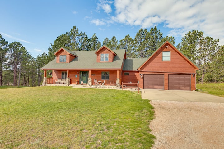 Furnished Deck, Black Hills View: 'Lazy U' Retreat - Núi Rushmore