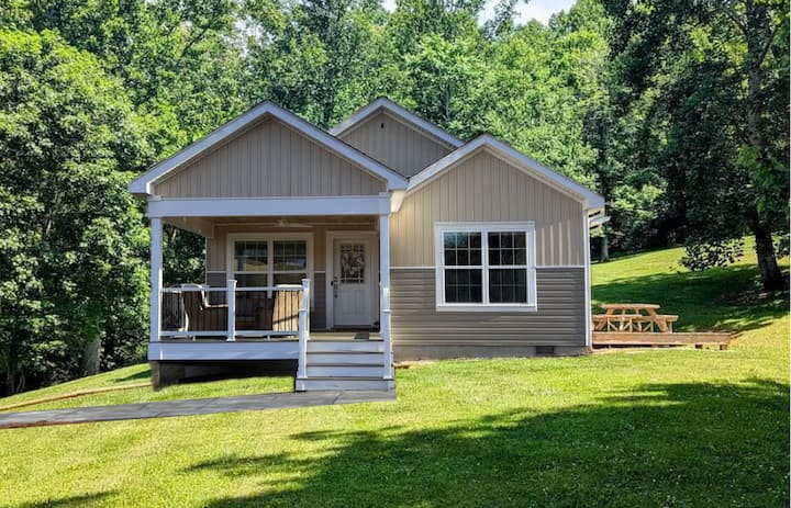 New! Salamander Hill Cottage - Buffalo Mtn Getaway - Floyd, VA