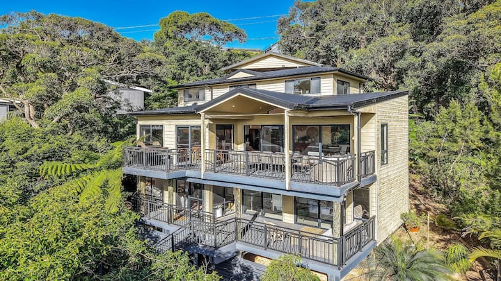 Villa Del Sol| Views, Wifi, Aircon| Accom Holidays - Central Coast