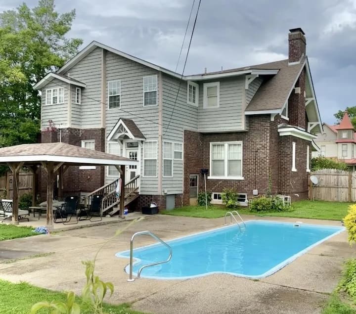 Shoals 3br W/ Pool | Walk To Downtown & Riverfront - Muscle Shoals, AL