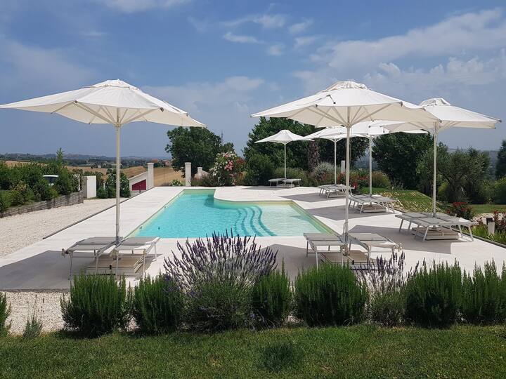 Manoir à Marche Avec Piscine Et Vue Mer - Jesi