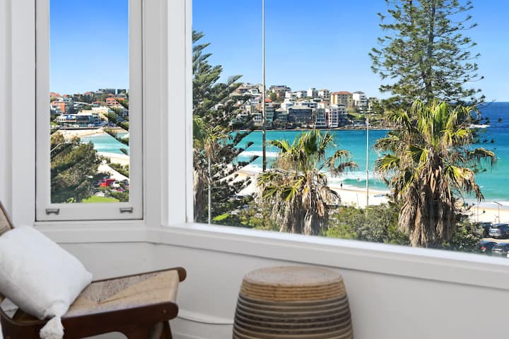 Beachfront Haven With Spectacular Ocean Views - Bondi Beach